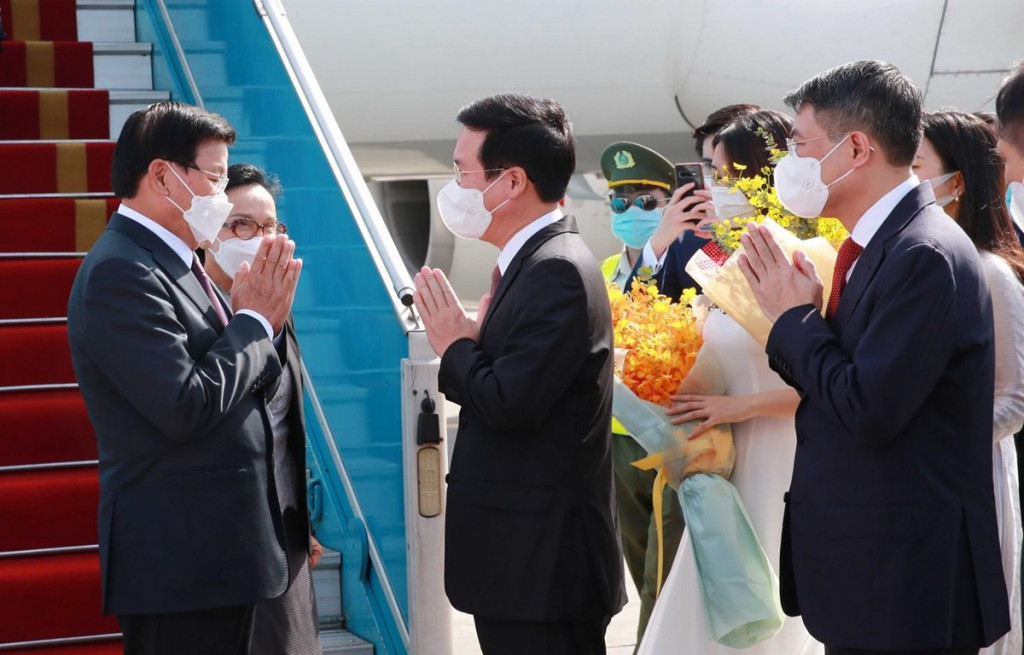 Top Lao leader arrives in Viet Nam for official friendship visit ...